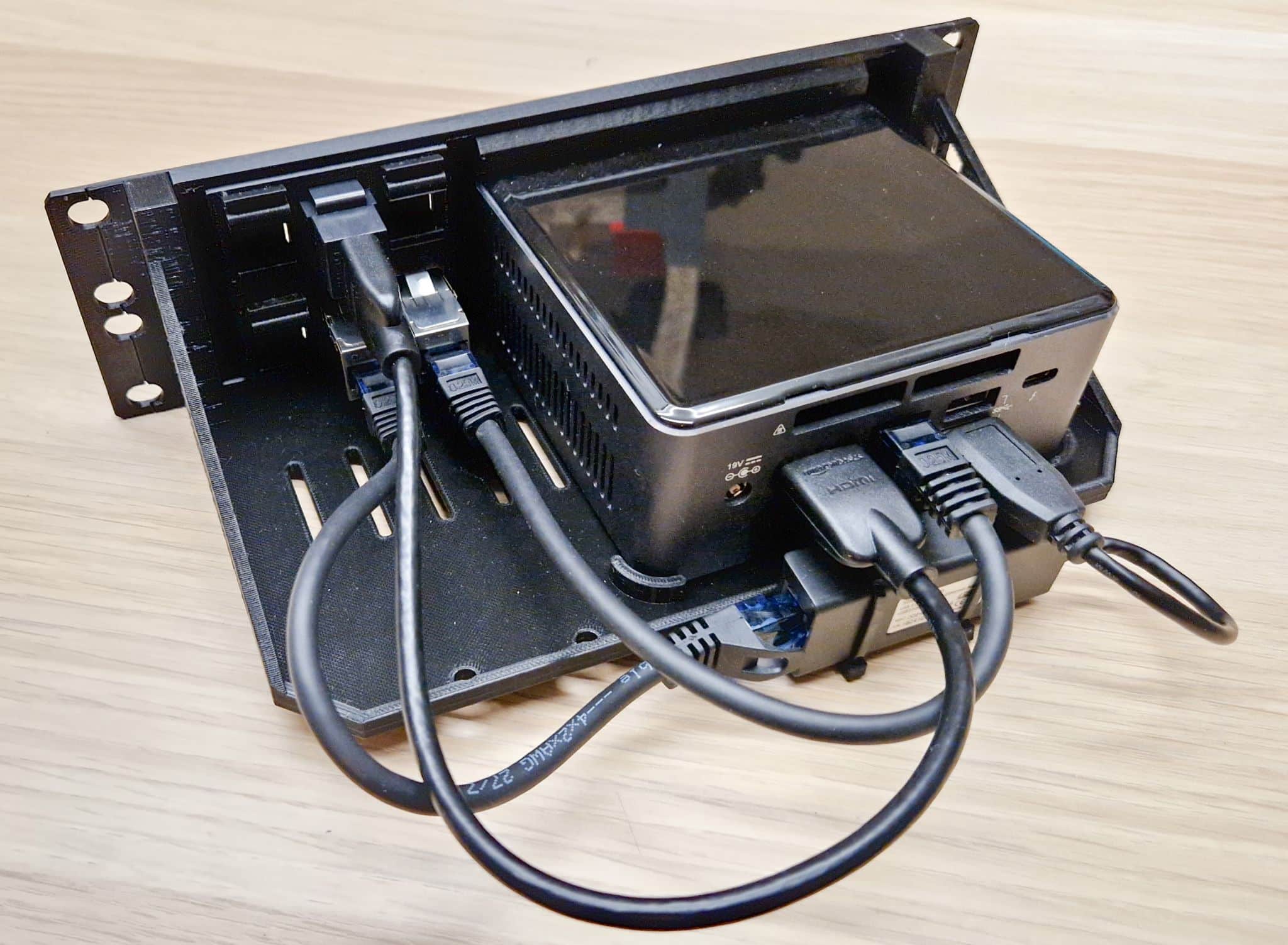 10" Rackmount Kit for 7th Gen Intel NUC | virten.net